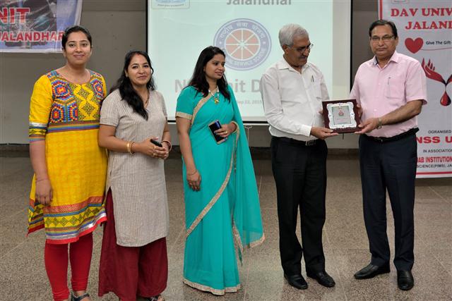 DAV University staff and students donate 125 units of blood
