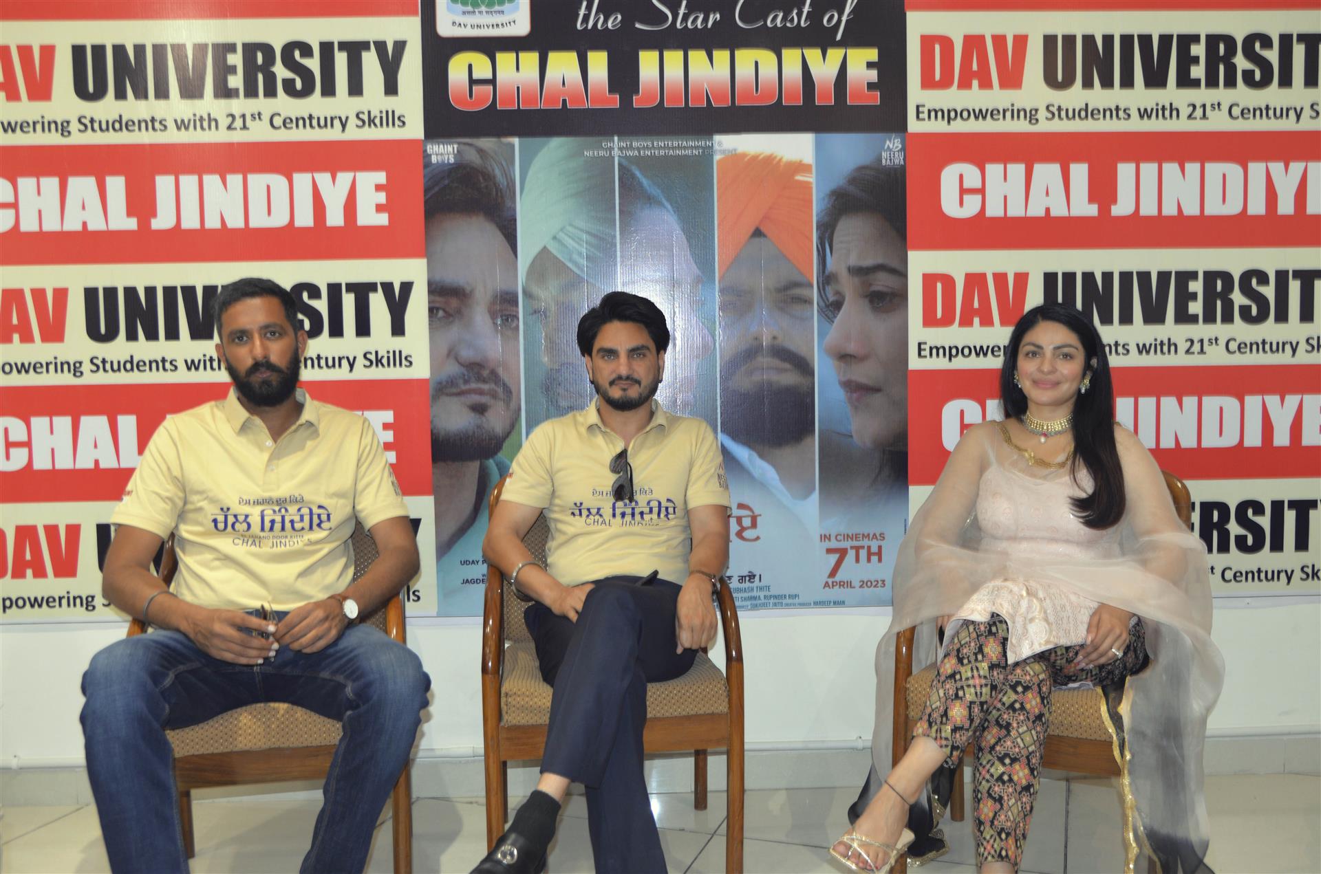 Star-studded cast of “Chal Jindiye" entertains students at DAV University