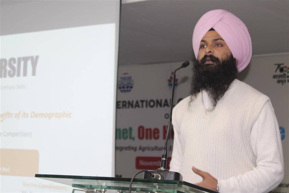 DAV University students win debate, to represent in inter-varsity ...