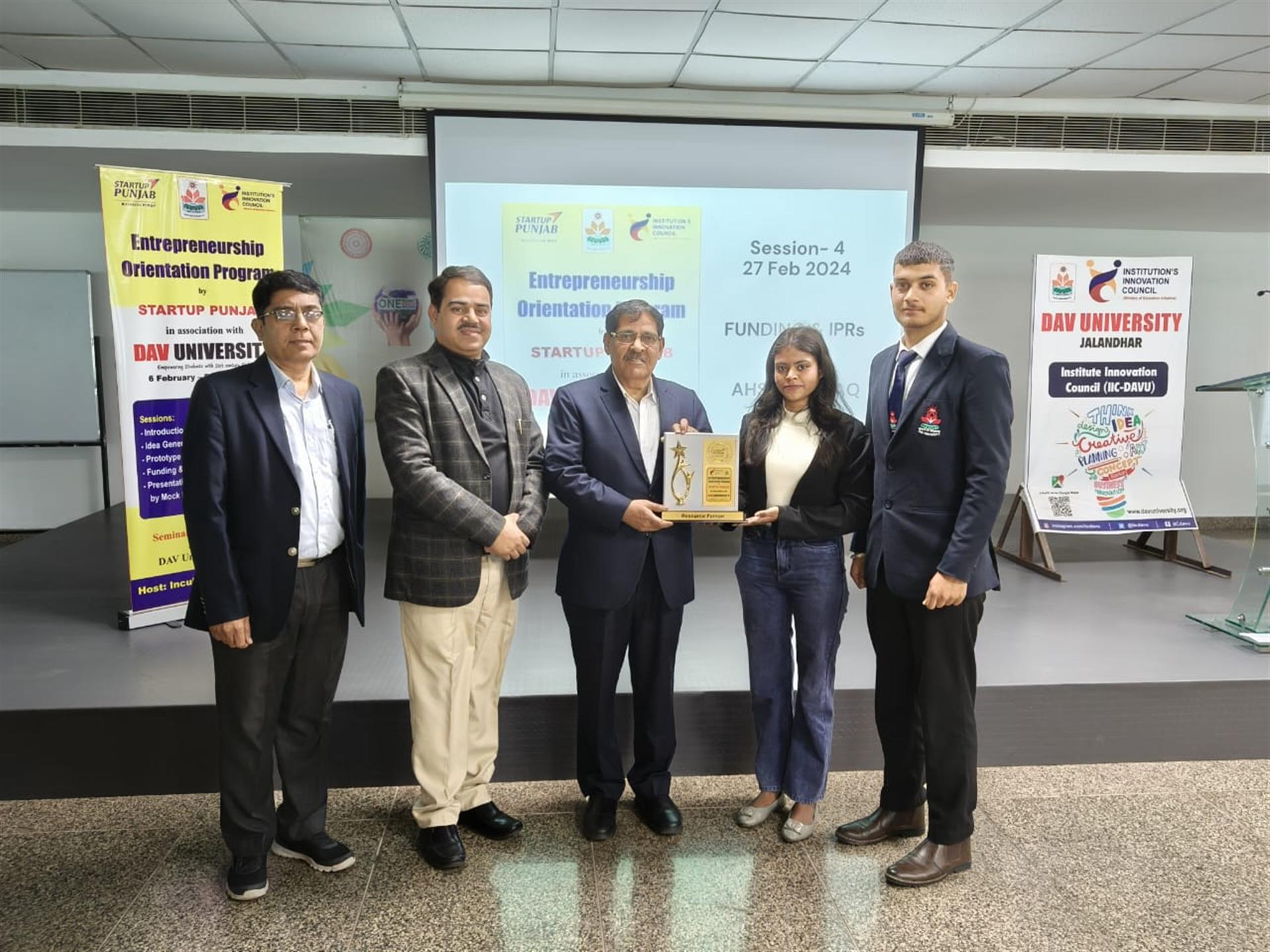 DAV University hosts seminar on funding and IPRs